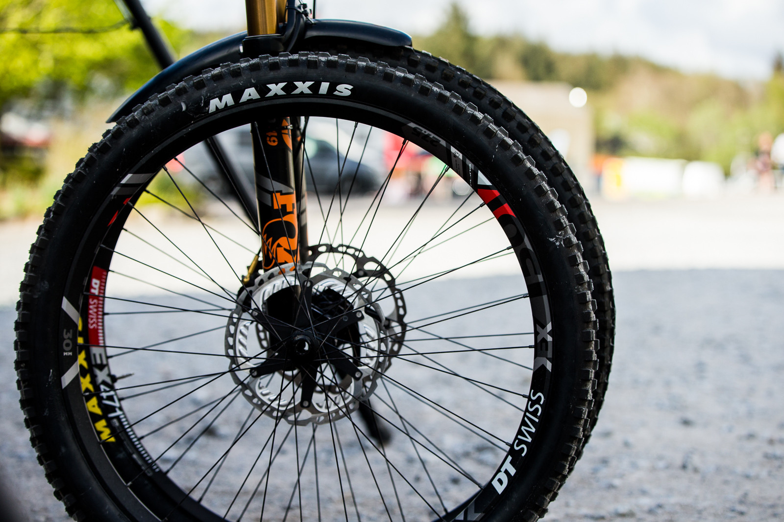 27 5 Vs 29er Danny Hart s Mondraker Summum Mountain Bikes Feature