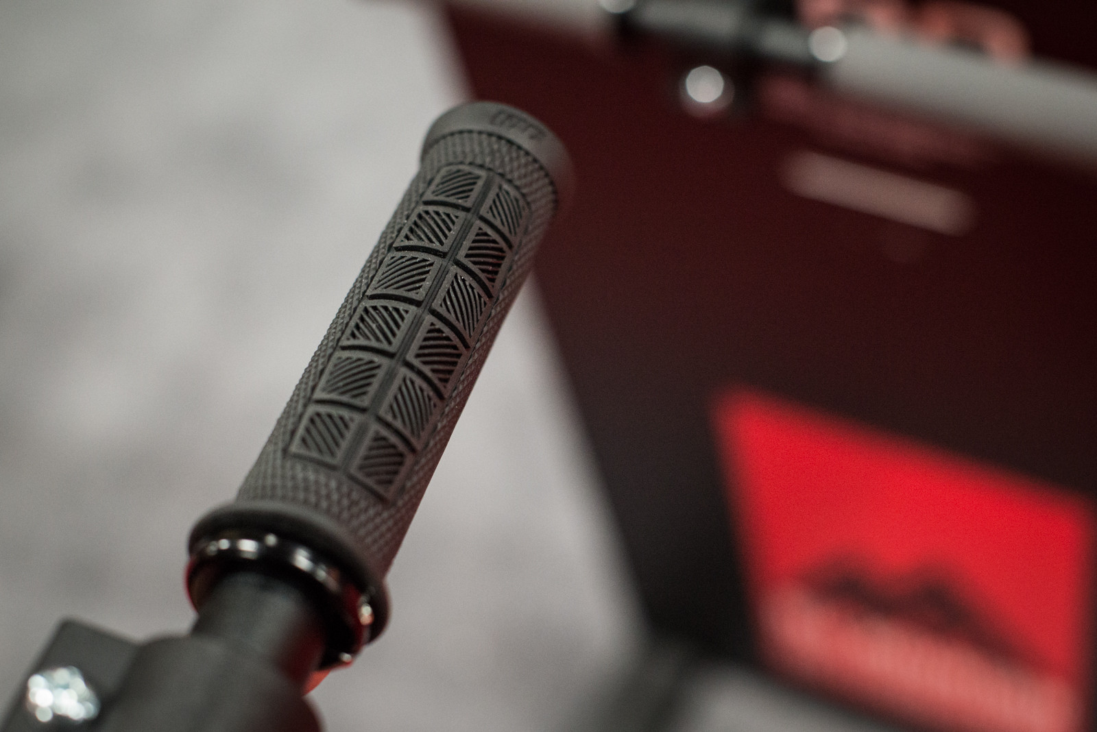 ODI Elite Series Grips - 2016 Bike Components at Interbike - Mountain ...