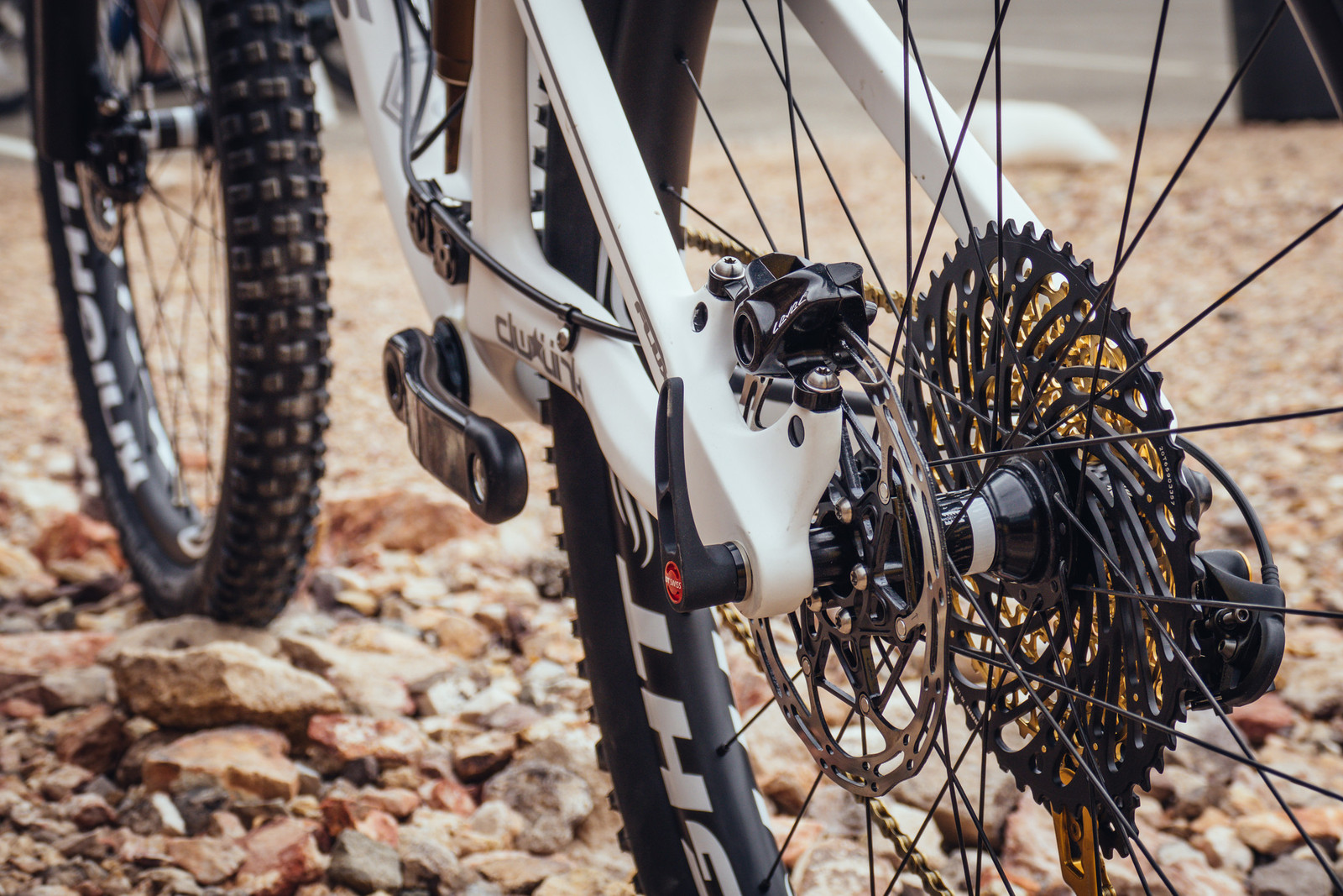 Turner Carbon Flux v4 0 - INTERBIKE - 2017 Enduro and Trail Bikes ...