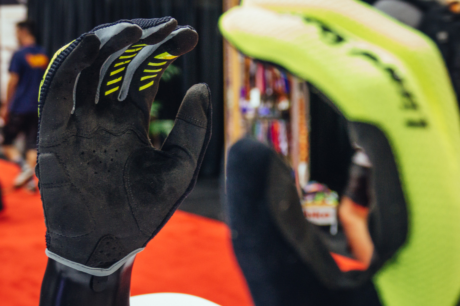 Lizard Skins Monitor Gloves - INTERBIKE - 2017 Mountain Bike Apparel ...