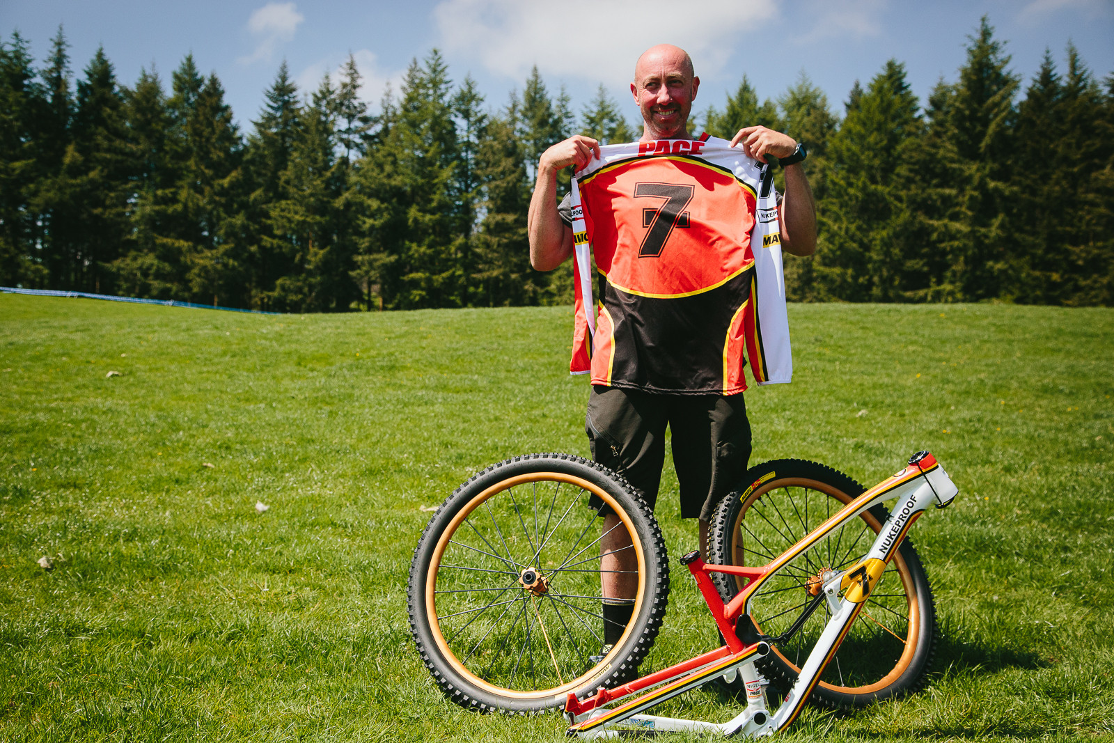 Nigel Page Gets a Custom-painted Frame, Helmet and Kit - 2017 Emerald ...