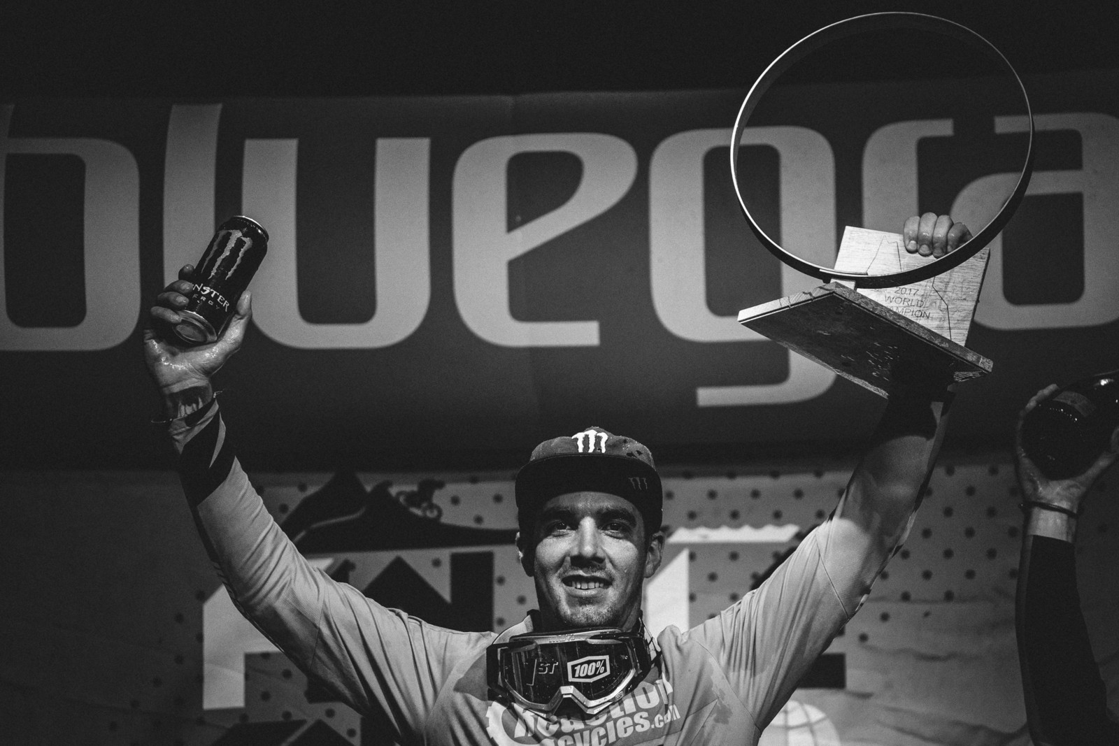 Flat Pedals Win Medals - Sam Hill's Final Race to Becoming Enduro World ...