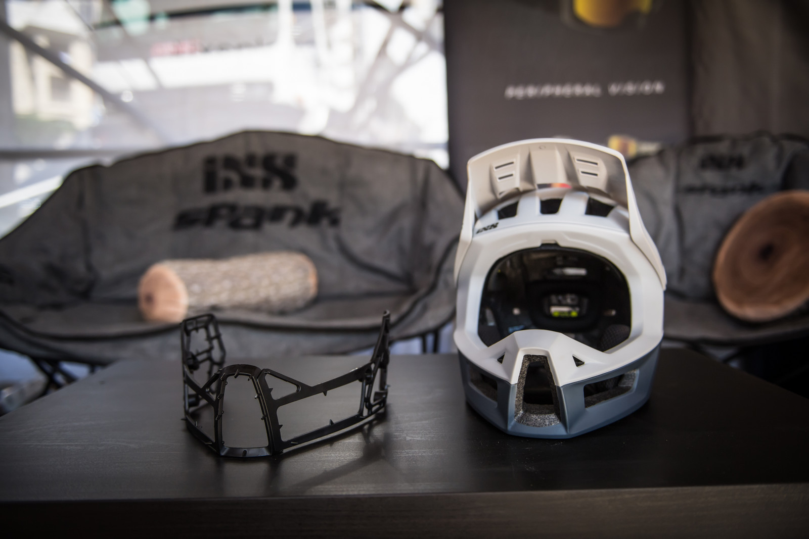 iXS Introduces the World's Lightest Full Face Helmet - Trigger FF - PIT ...