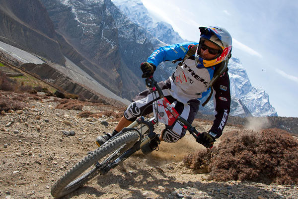 Product Spotlight: iXS Hack-Series Soft Pads - Mountain Bikes Feature ...