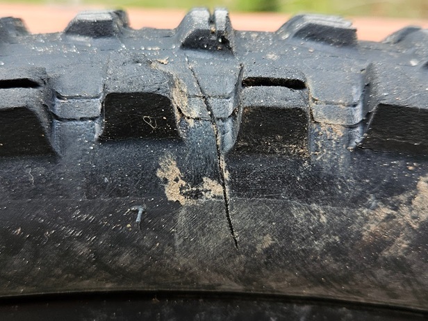 Slashed tire - is it still rideable? - The Hub - Mountain Biking Forums ...