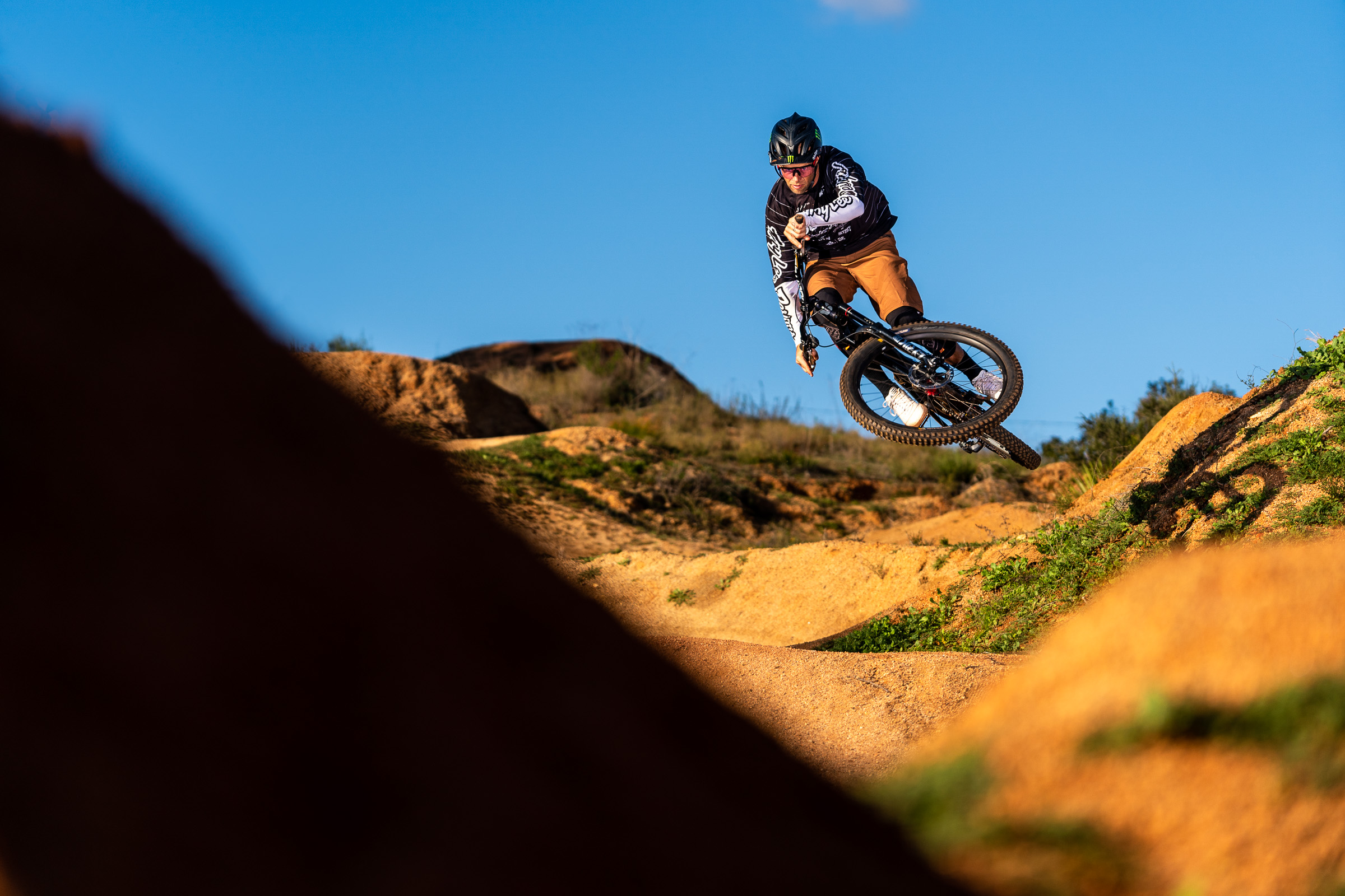 Deity Launches the Zink Signature CZ40 Handlebar - Mountain Bike Press ...