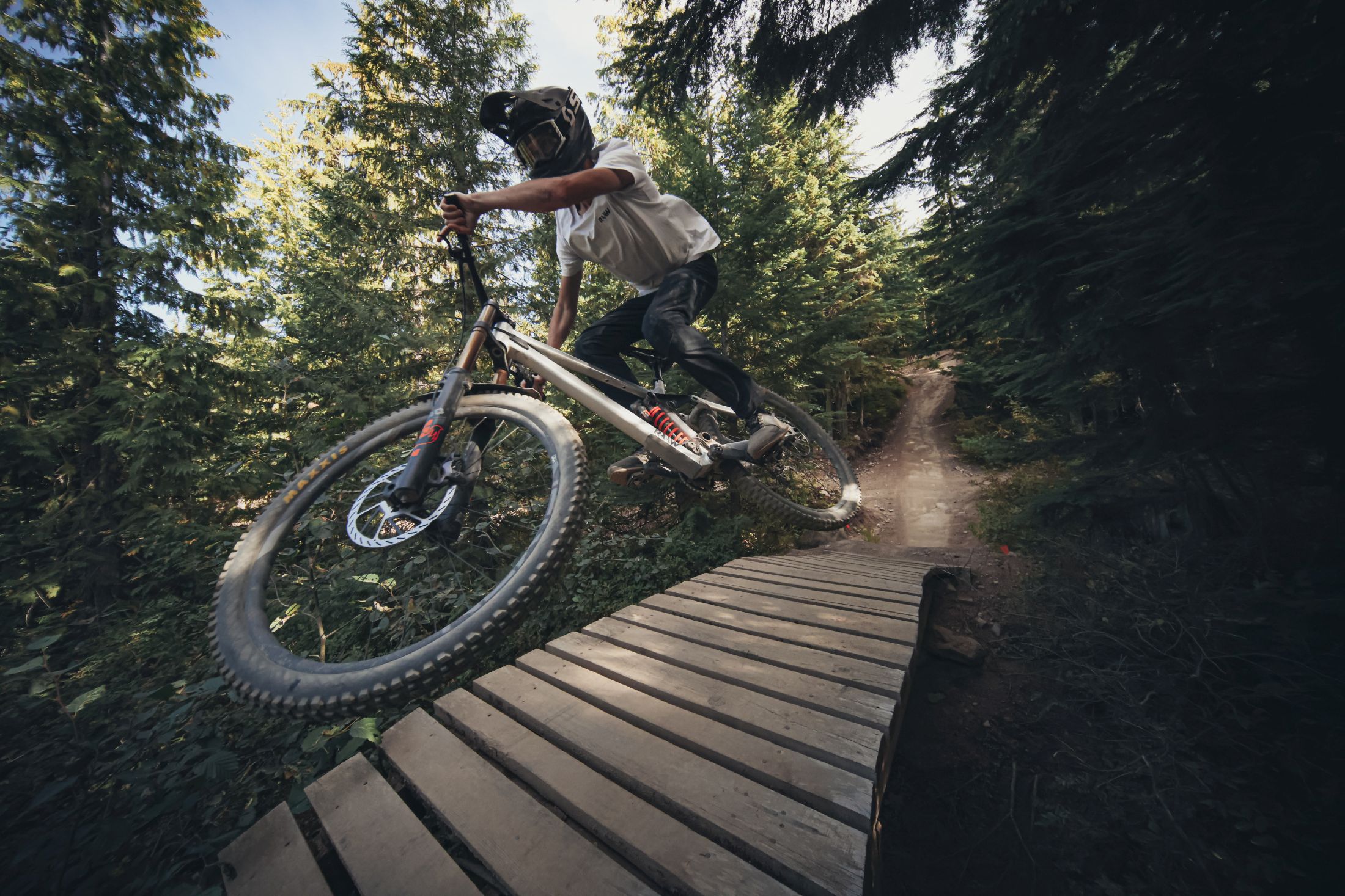 RAAW Introduces the Yalla! DH Bike - Mountain Bike Press Release ...