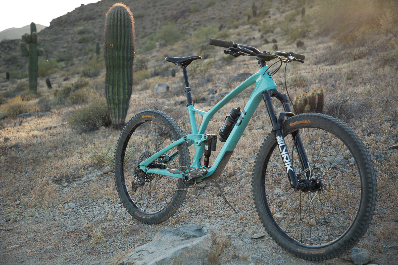 First Look: GT Sensor Carbon Pro LE - Mountain Bike Press Release ...
