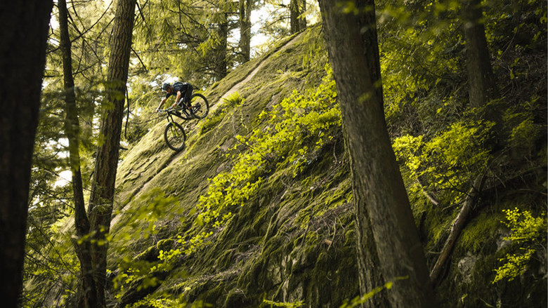 The Gnarliest Line on the North Shore? Remy Metailler and Steve ...