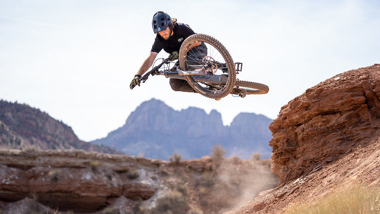 SR Suntour Welcomes Kurtis Downs to the Team - Mountain Bikes Member ...