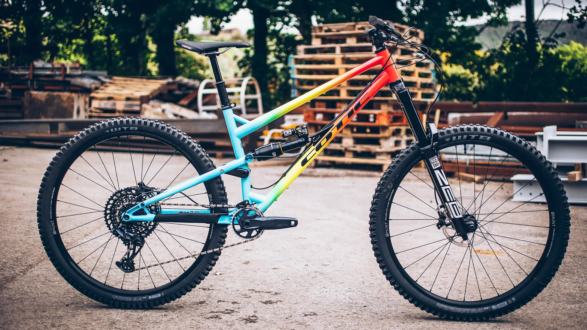 Custom Colours on All Full Suspension Cotics - Mountain Bike Press ...