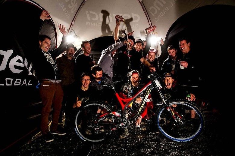 Devinci Global Racing Chooses Maxima Bike - Mountain Bikes Press ...