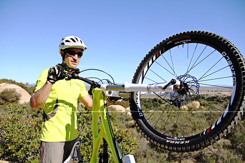 Novatec Wheels Sign Brian Lopes - Mountain Bikes Press Releases - Vital MTB