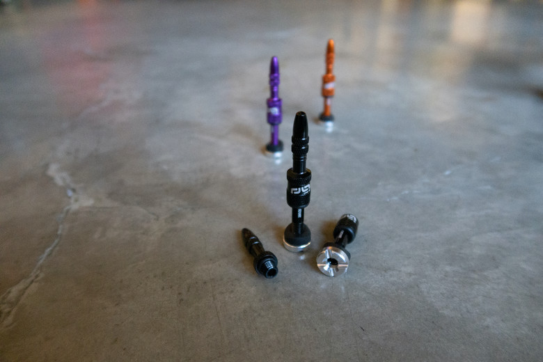 e*Thirteen Launches the Quick Fill Plasma Valve - Mountain Bikes Press ...