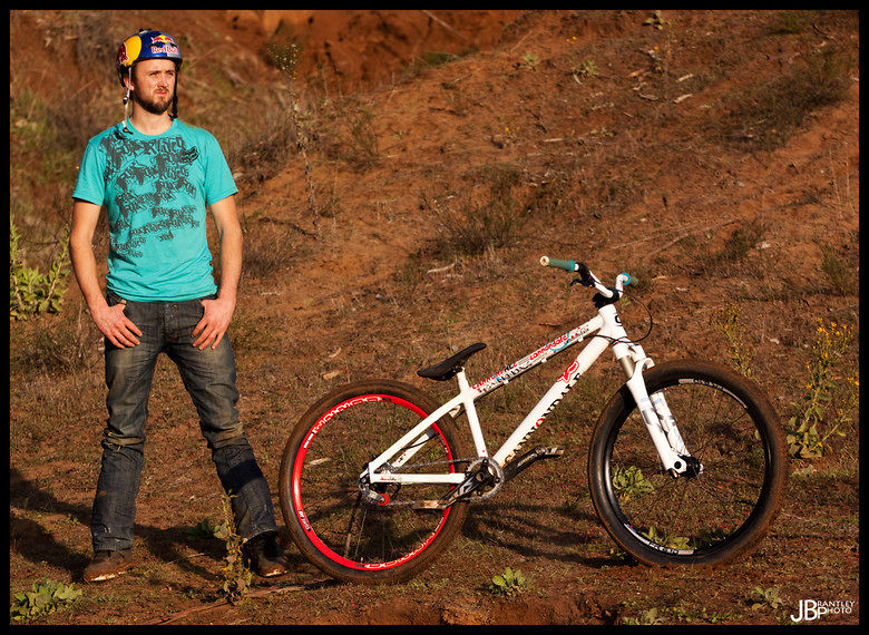 X-Fusion Announces the Signing of Aaron Chase - Mountain Bikes Press ...