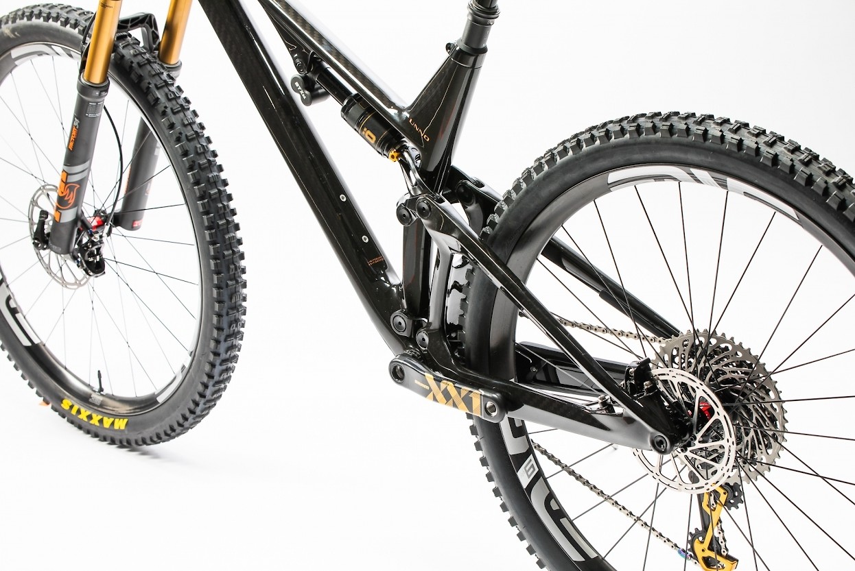 2018 UNNO Dash Factory Bike - Reviews, Comparisons, Specs - Mountain ...