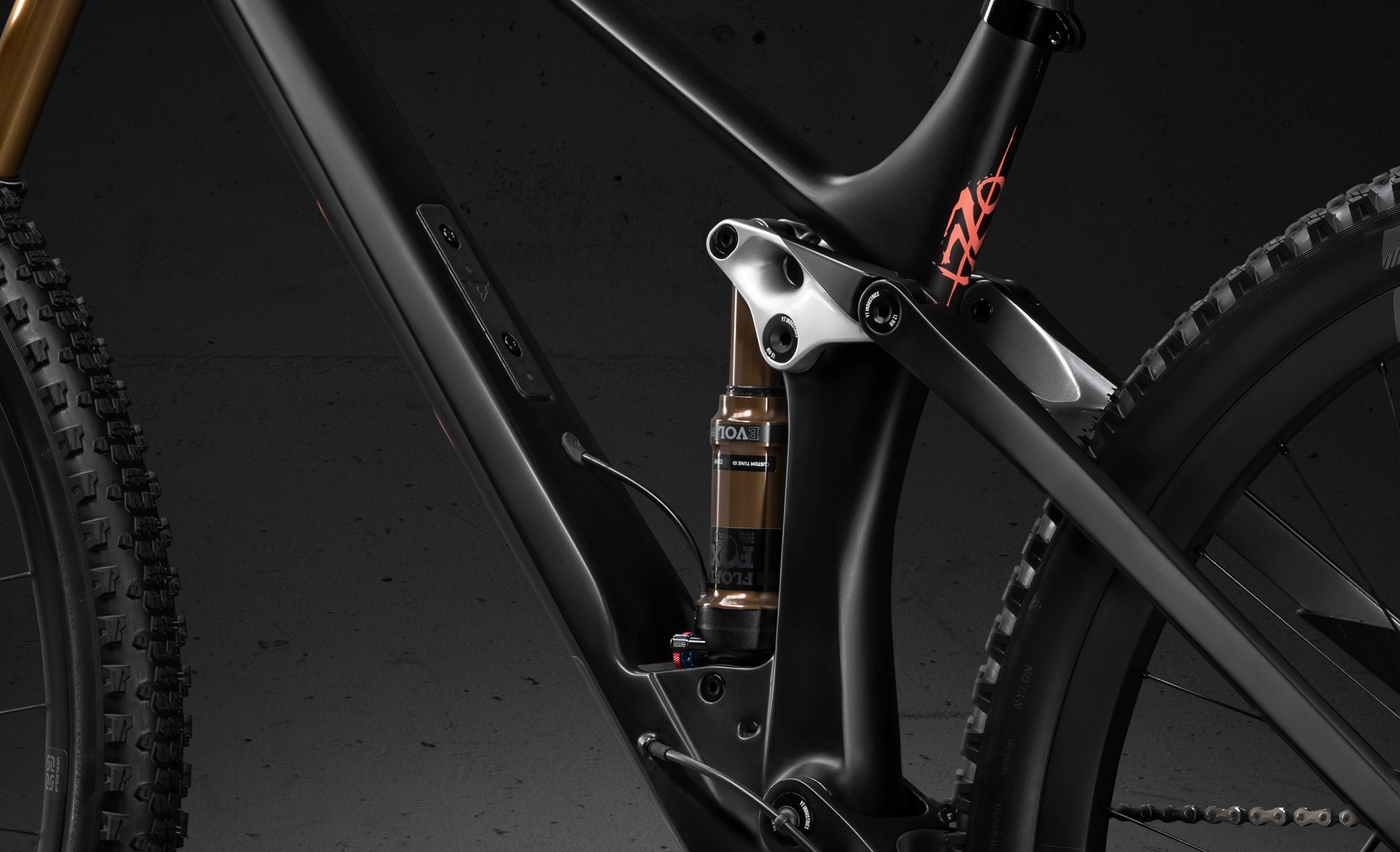 2020 YT IZZO Uncaged 1 Launch Edition Bike - Reviews, Comparisons ...