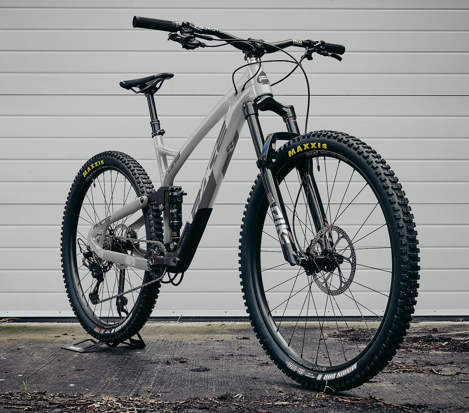 2022 Pace RC295 Ultimate XT Bike - Reviews, Comparisons, Specs - Bikes ...