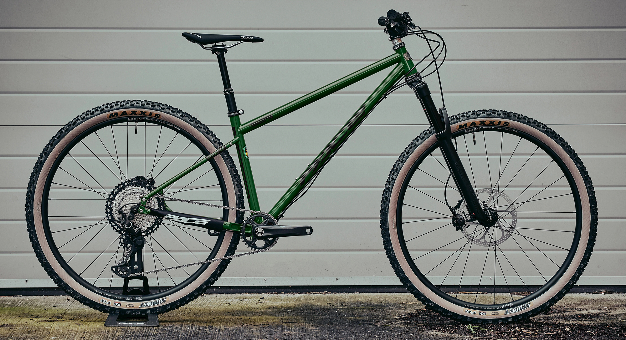 2022 Pace RC529 Ultimate GX Bike - Reviews, Comparisons, Specs - Bikes ...