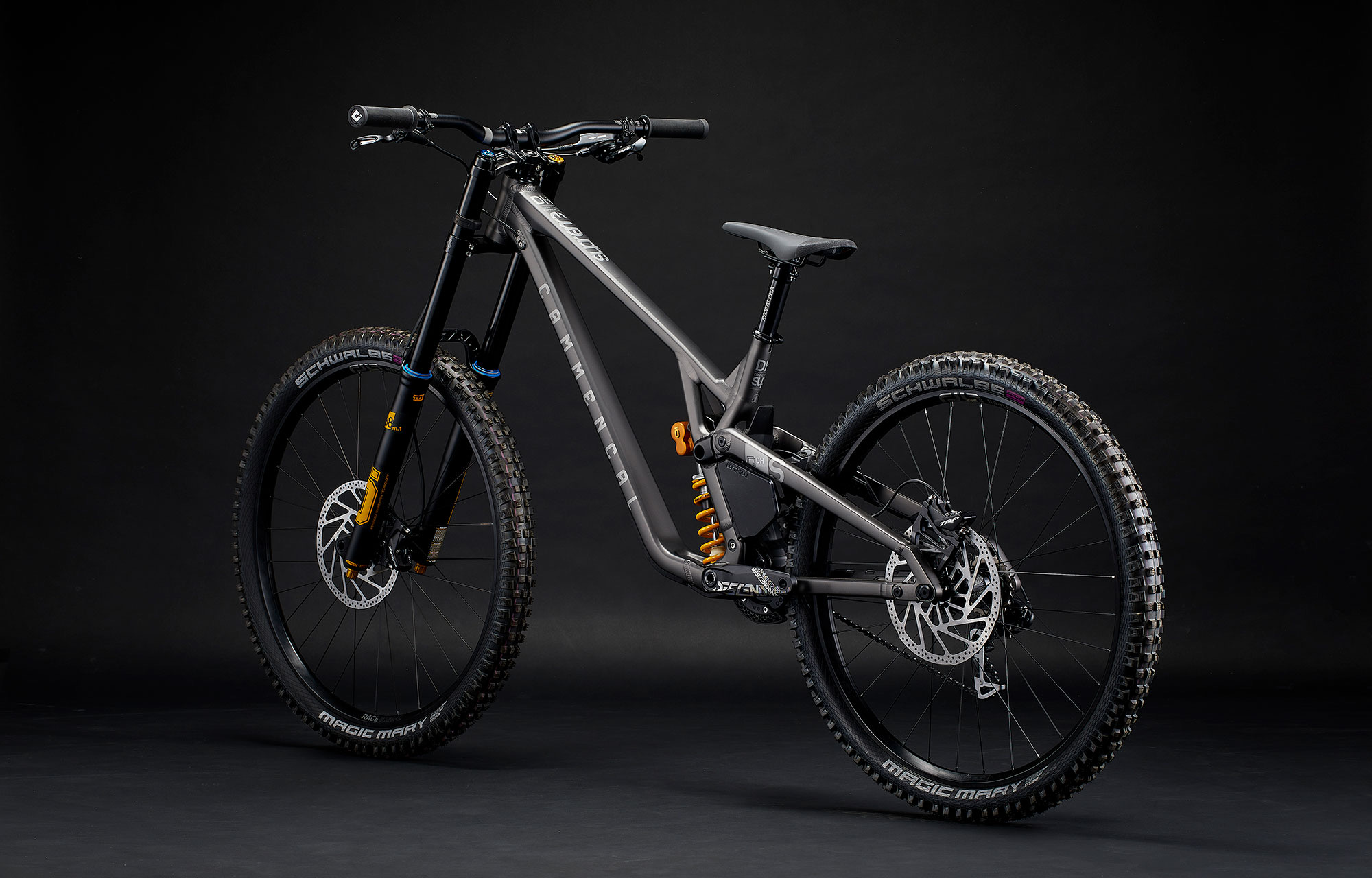 2023 Commencal Supreme DH V5 Öhlins Edition Bike - Reviews, Comparisons ...