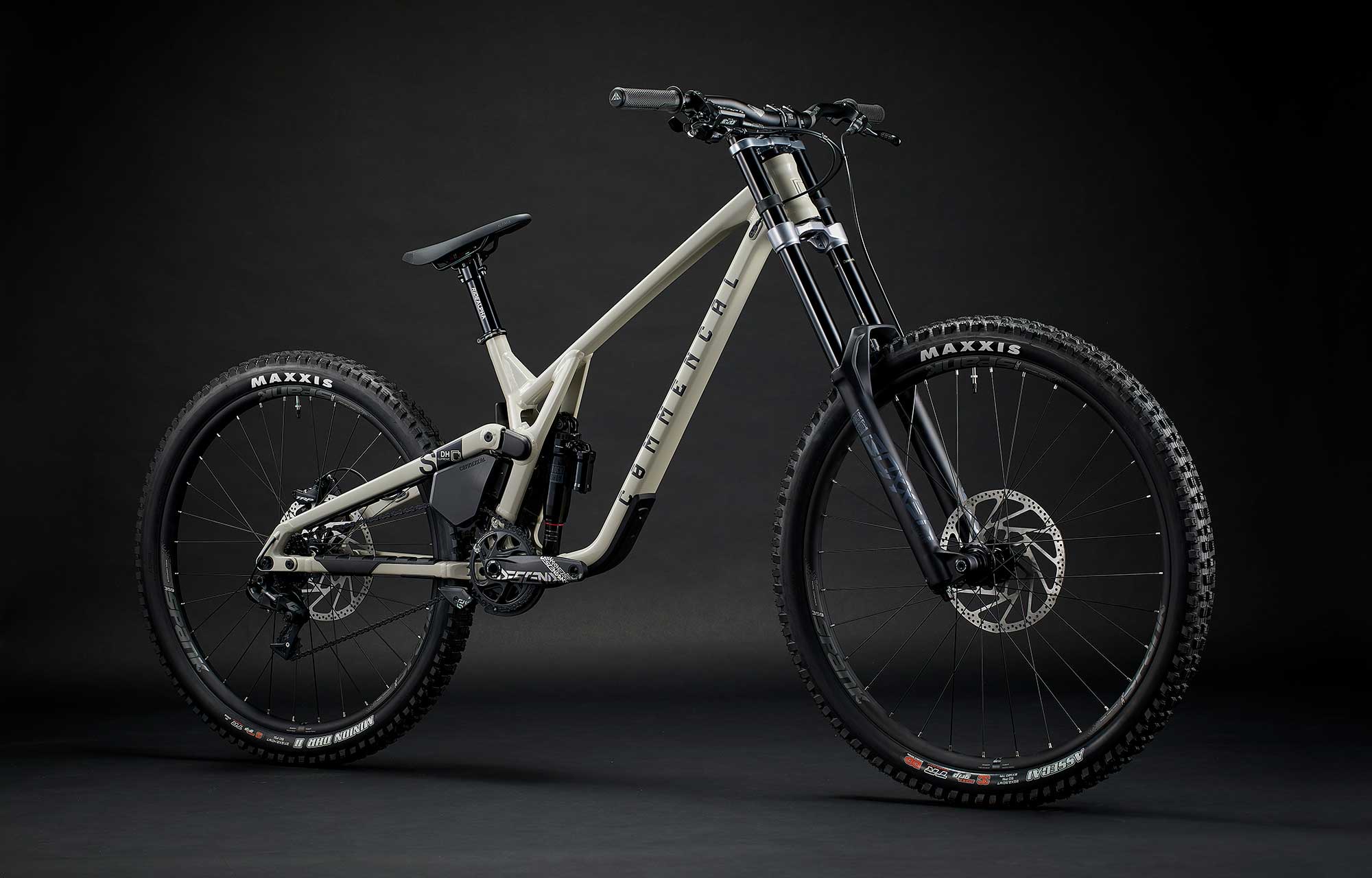 2023 Commencal Supreme DH V5 Ride Bike - Reviews, Comparisons, Specs ...