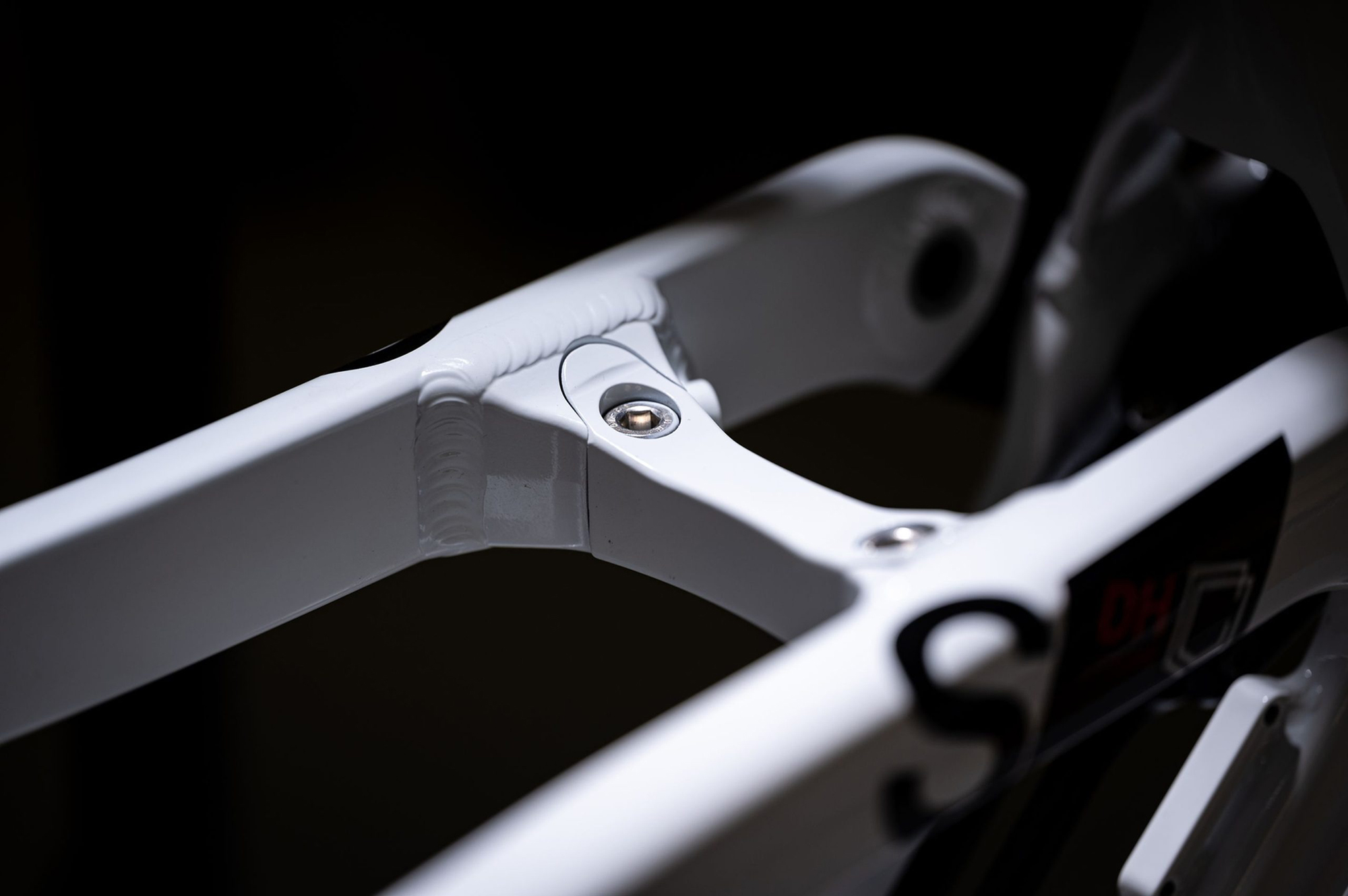 Commencal Supreme DH V5 Frame - Reviews, Comparisons, Specs - Frames ...