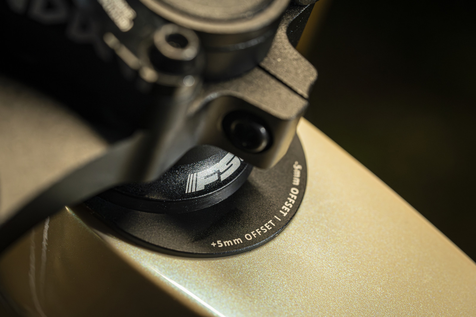 Giant Glory Advanced Legends Edition Frame - Reviews, Comparisons ...