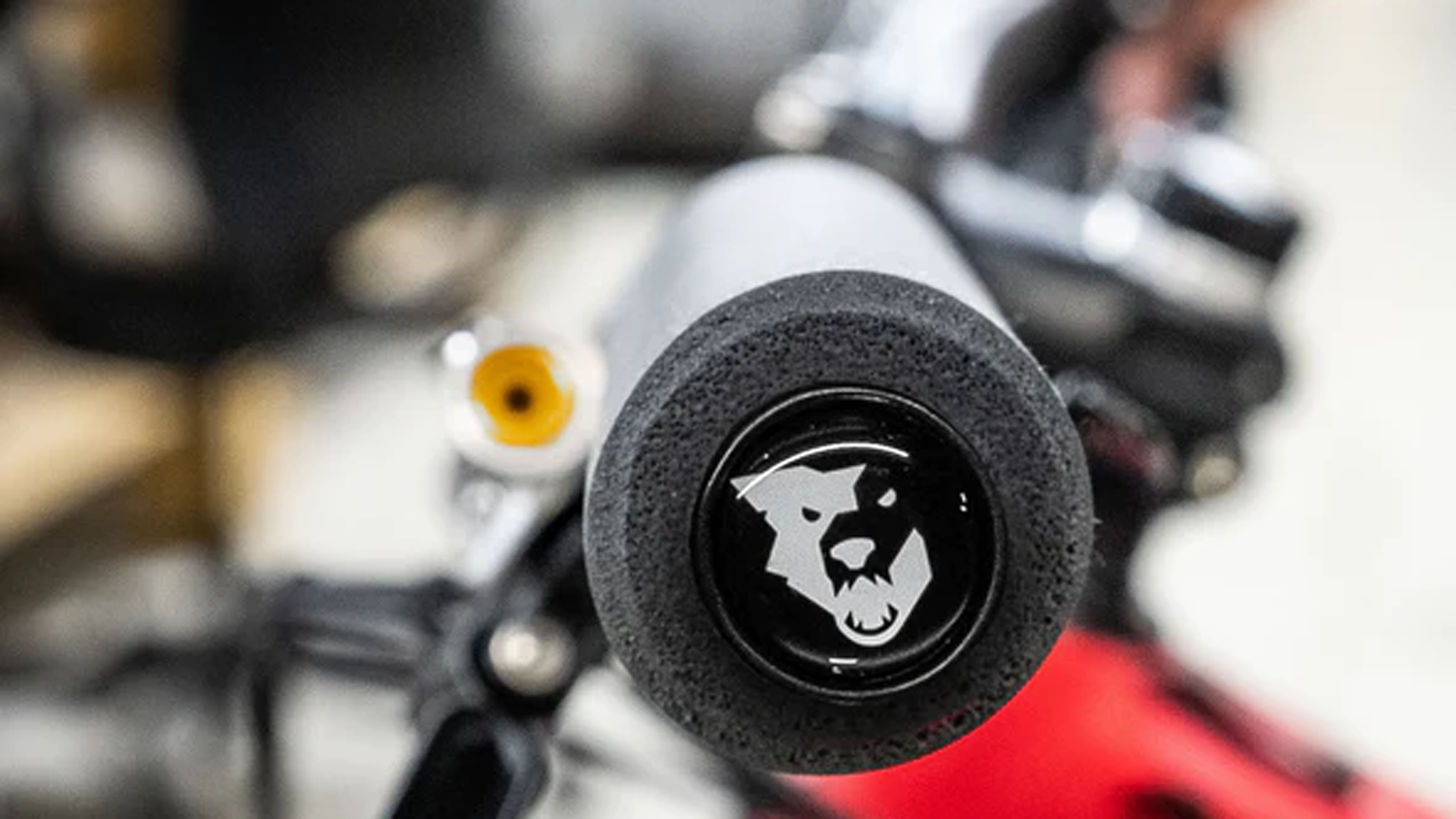 Wolf Tooth Mega Fat Paw Grip - Reviews, Comparisons, Specs - Grips ...