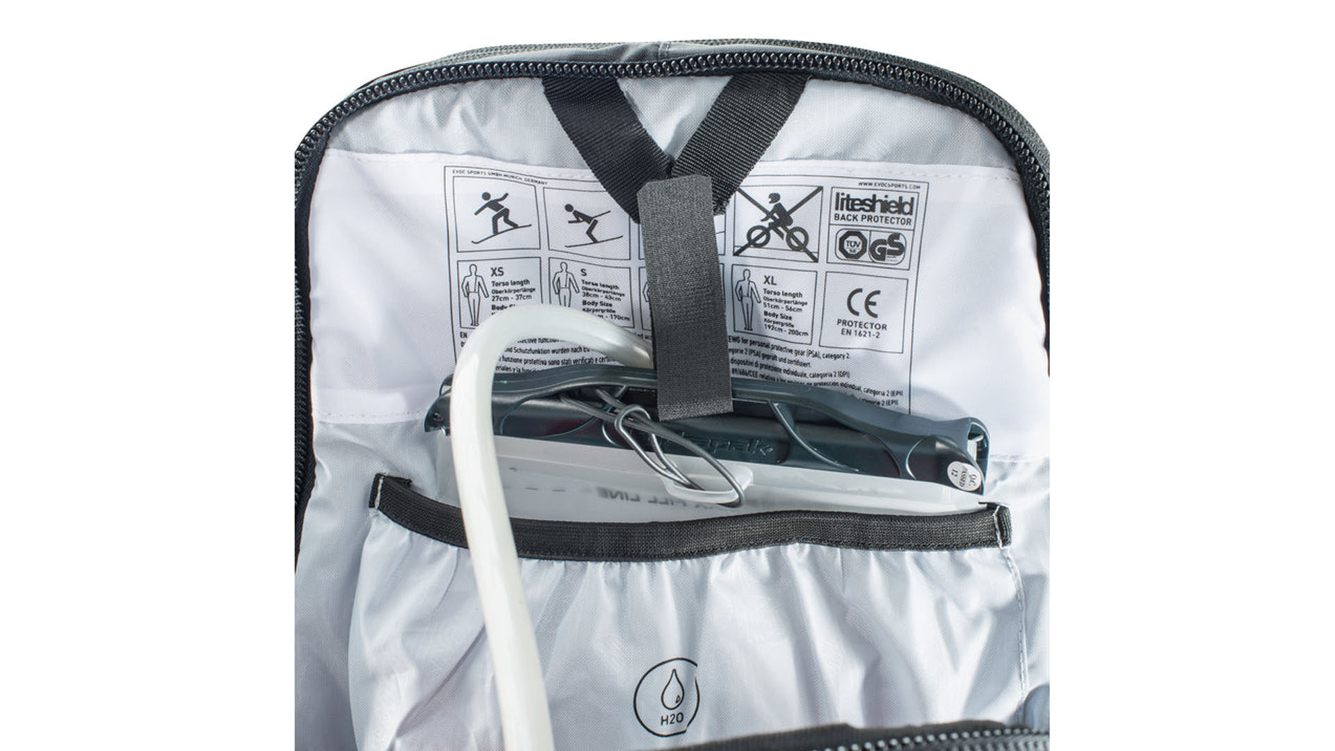 Evoc FR Trail Blackline Backpack - Reviews, Comparisons, Specs ...