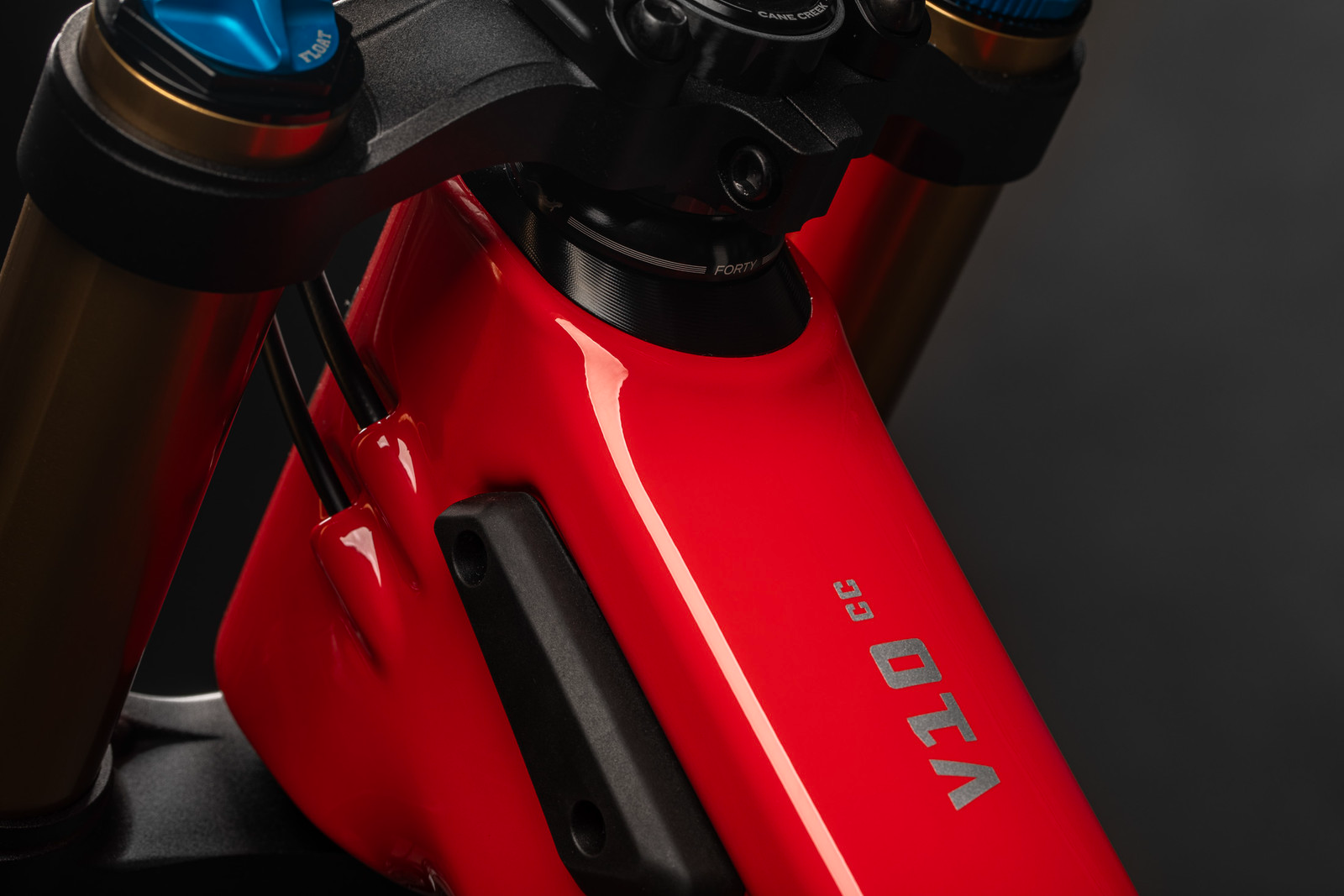 2025 Santa Cruz V10 S Carbon CC Bike - Reviews, Comparisons, Specs ...