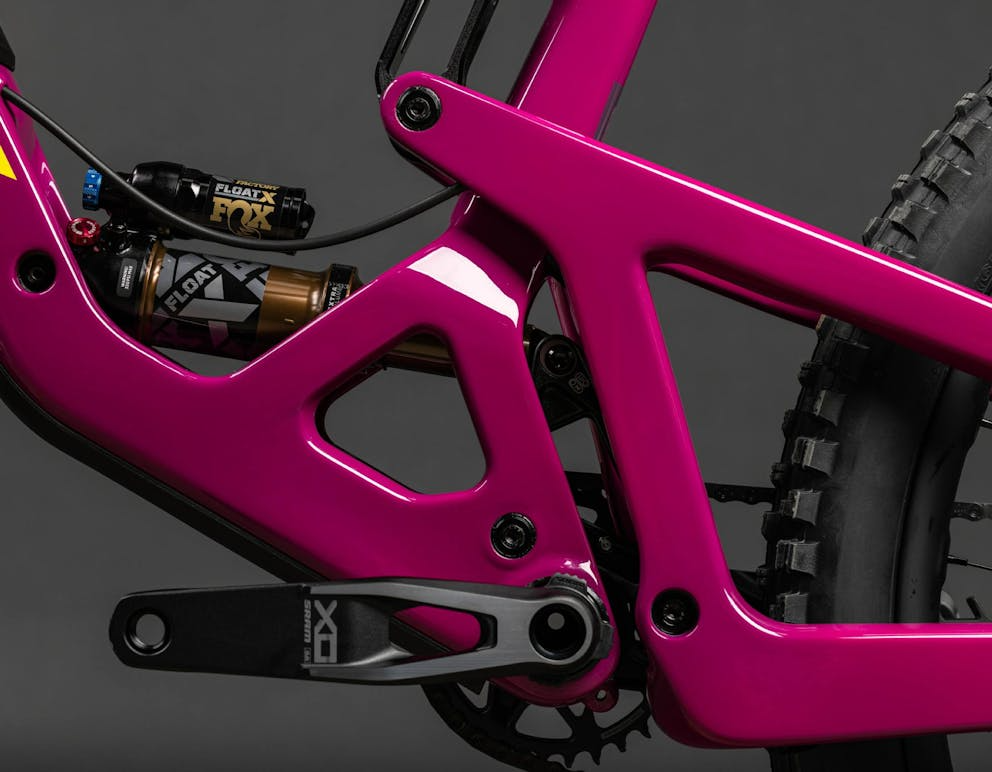 Santa Cruz Bronson Carbon CC Frame - Reviews, Comparisons, Specs ...