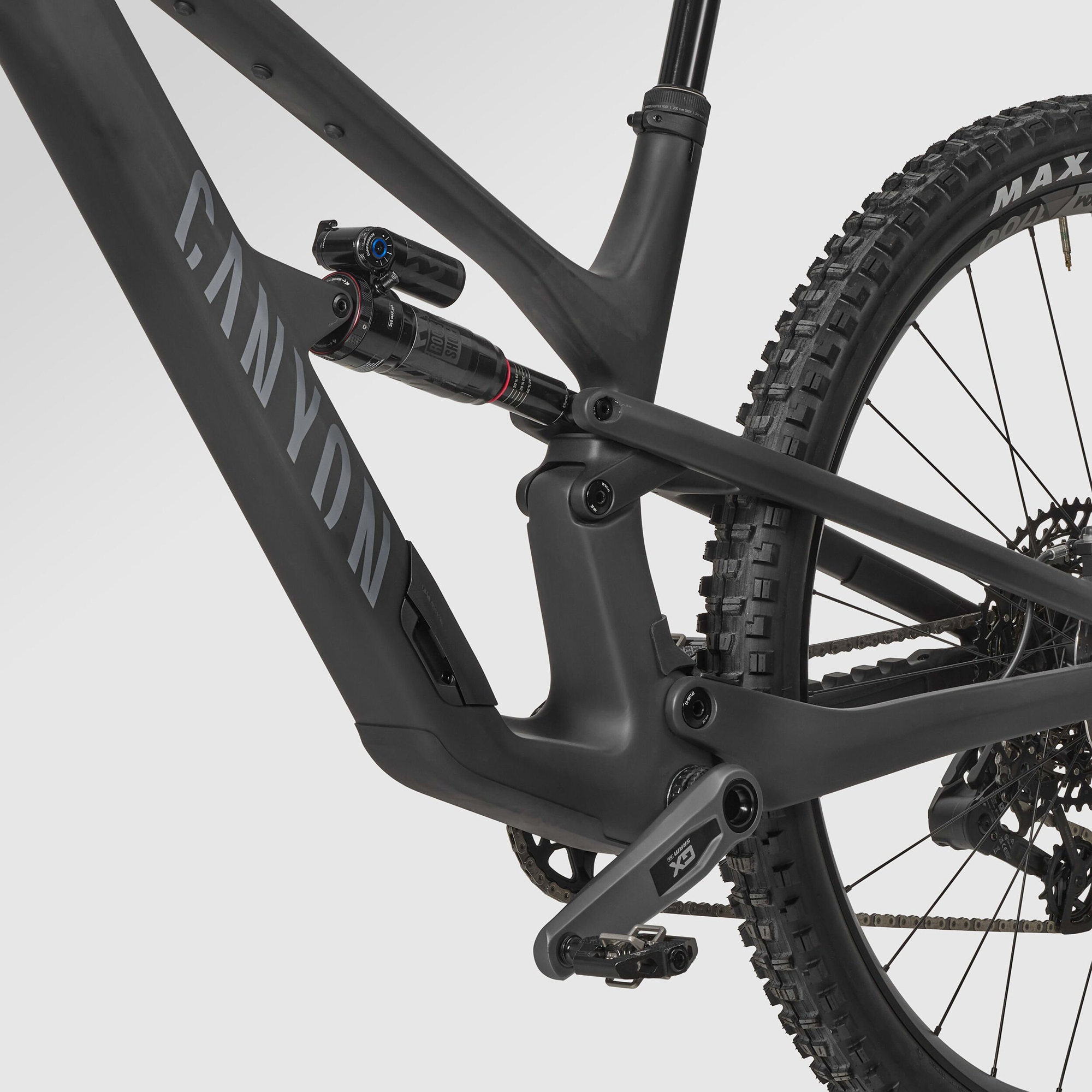 2025 Canyon Spectral CF 8 Bike - Reviews, Comparisons, Specs - Bikes ...