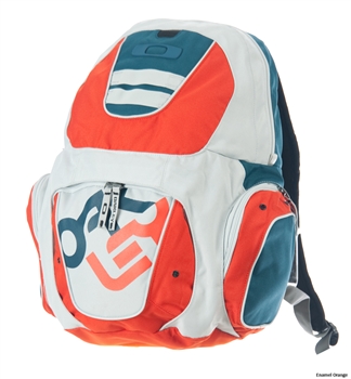 Oakley Bugeye Backpack - Reviews, Comparisons, Specs - Backpacks ...