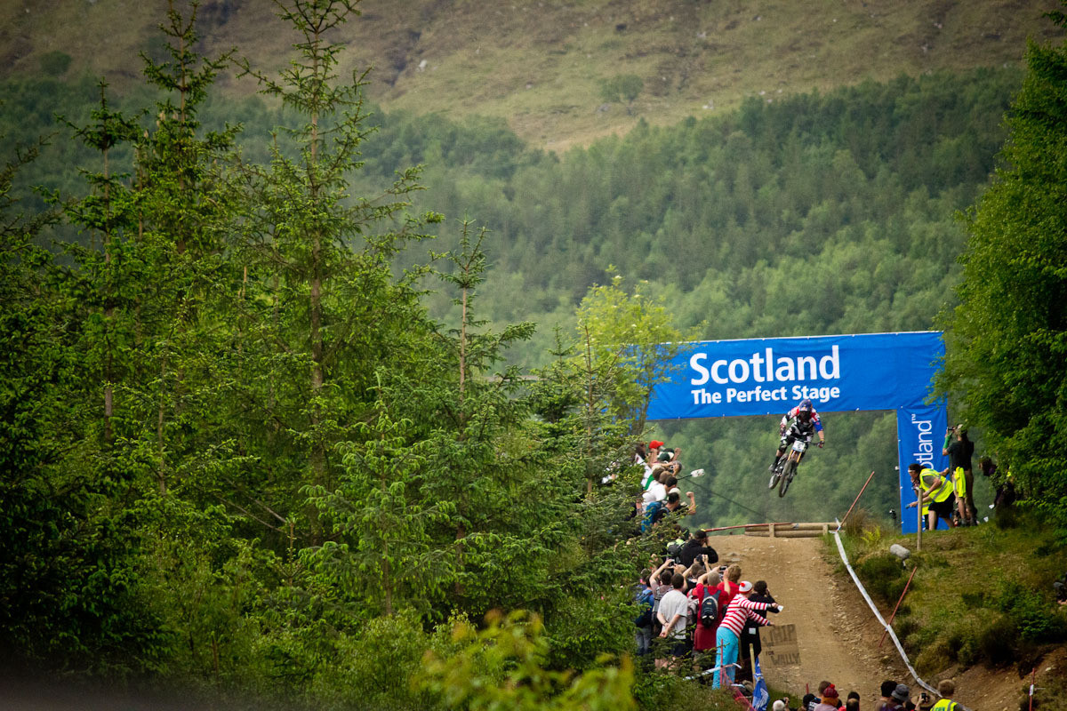 DOWNHILL FINALS RESULTS: Gee and Rachel Atherton Win Fort William World Cup Downhill - Mountain ...
