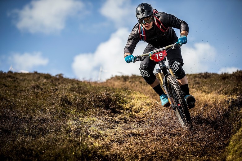 Richie Rude and Tracy Moseley Lead EWS Tweedlove After Day 1 - Mountain ...