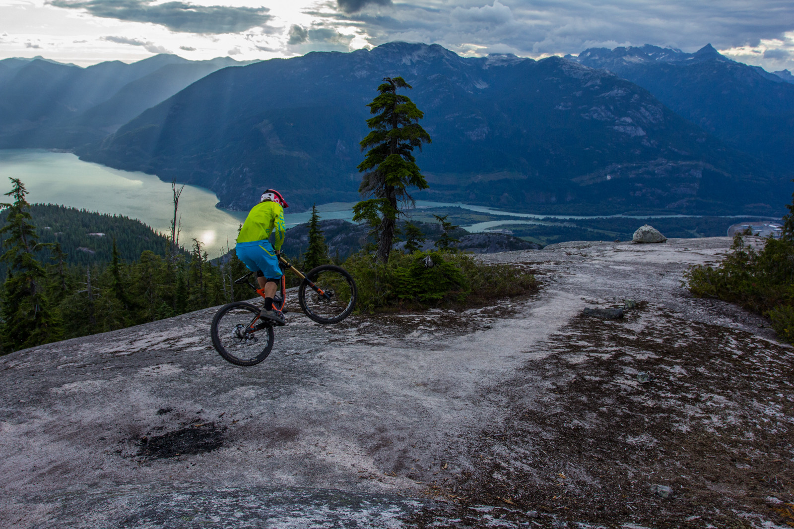 First Look: 2016 Polygon Collosus DH9 - Mountain Bike Feature - Vital MTB