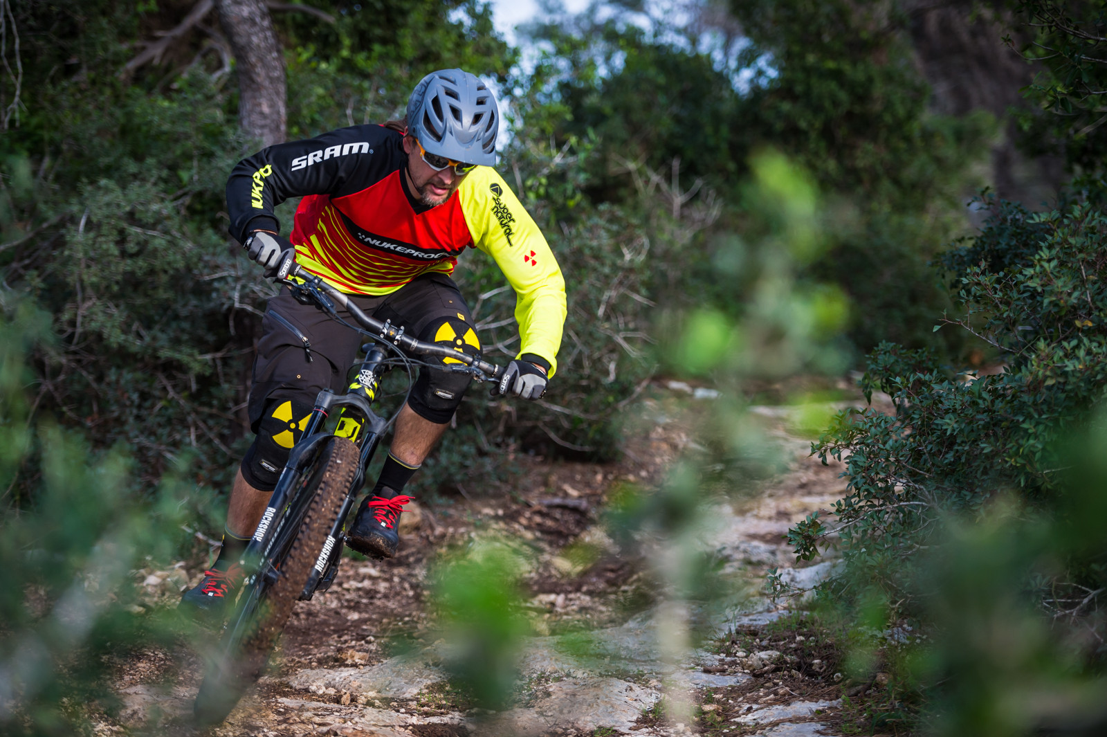 Nukeproof Warhead Carbon Handlebar - Reviews, Comparisons, Specs ...