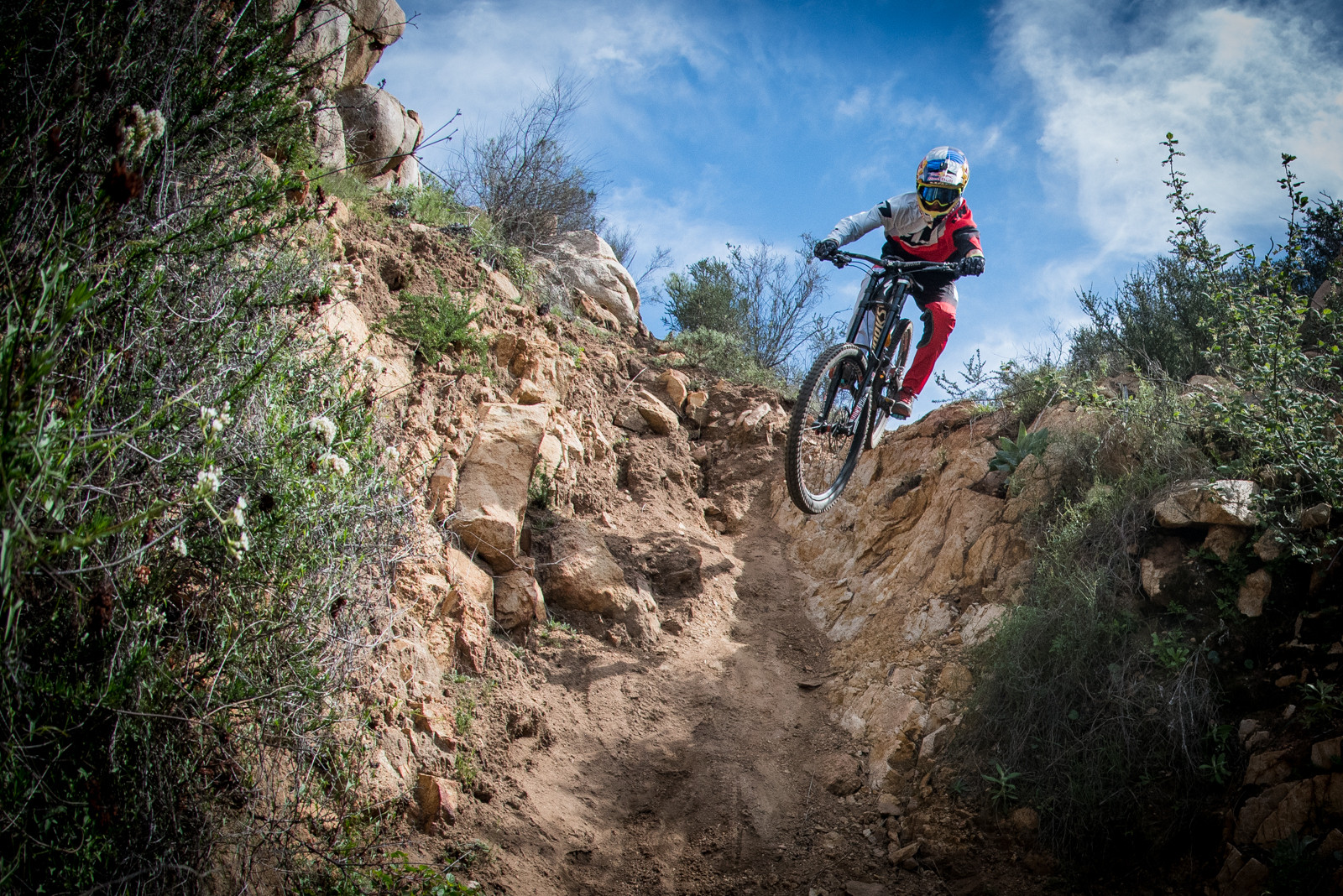 100% Launches New Spring 2016 Bike Collection - Mountain Bikes Press ...