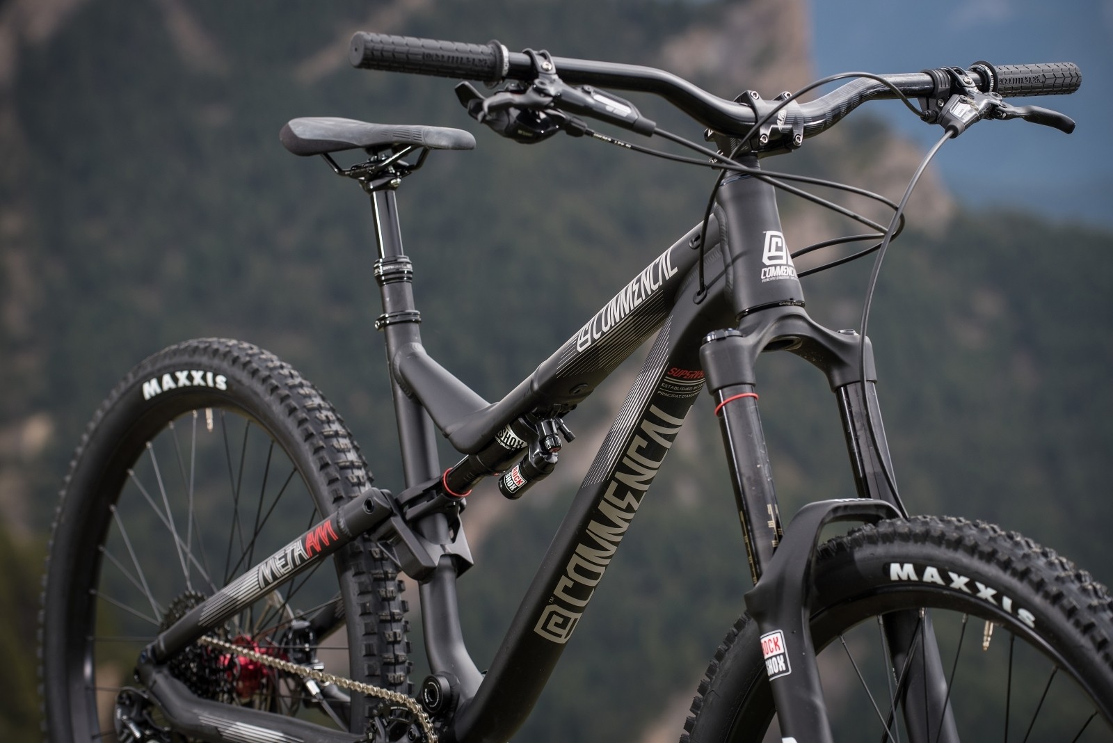 Commencal Introduces Two New Limited Edition Meta AM V4 Models ...