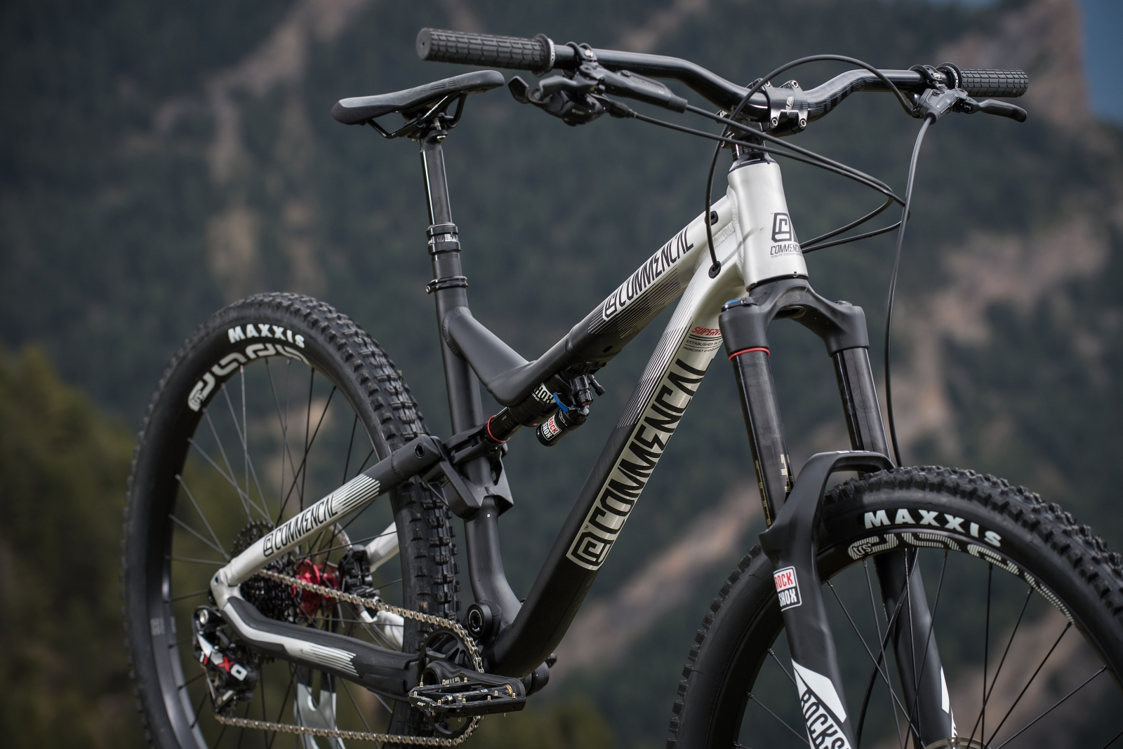 Commencal Introduces Two New Limited Edition Meta AM V4 Models ...