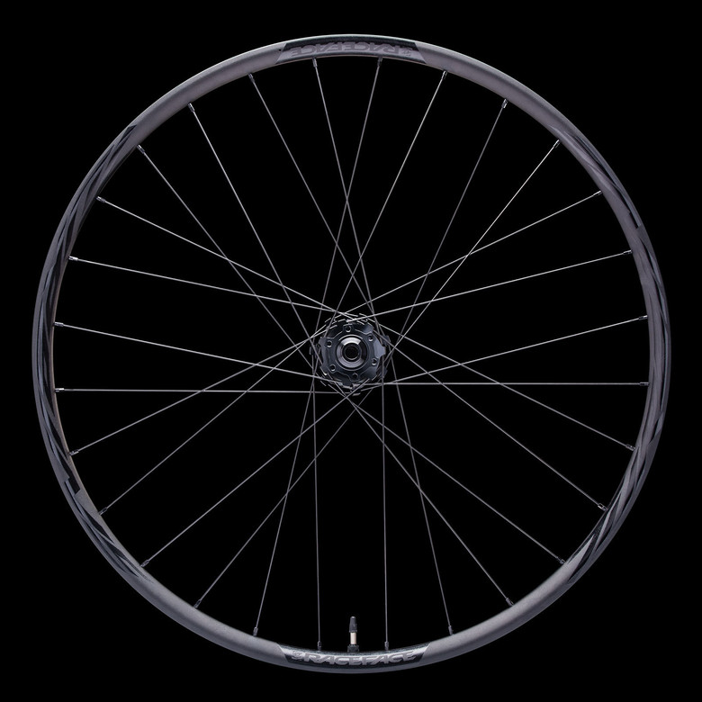 First Look: Race Face Turbine R Wheelset and Vault Hub - Mountain Bike ...