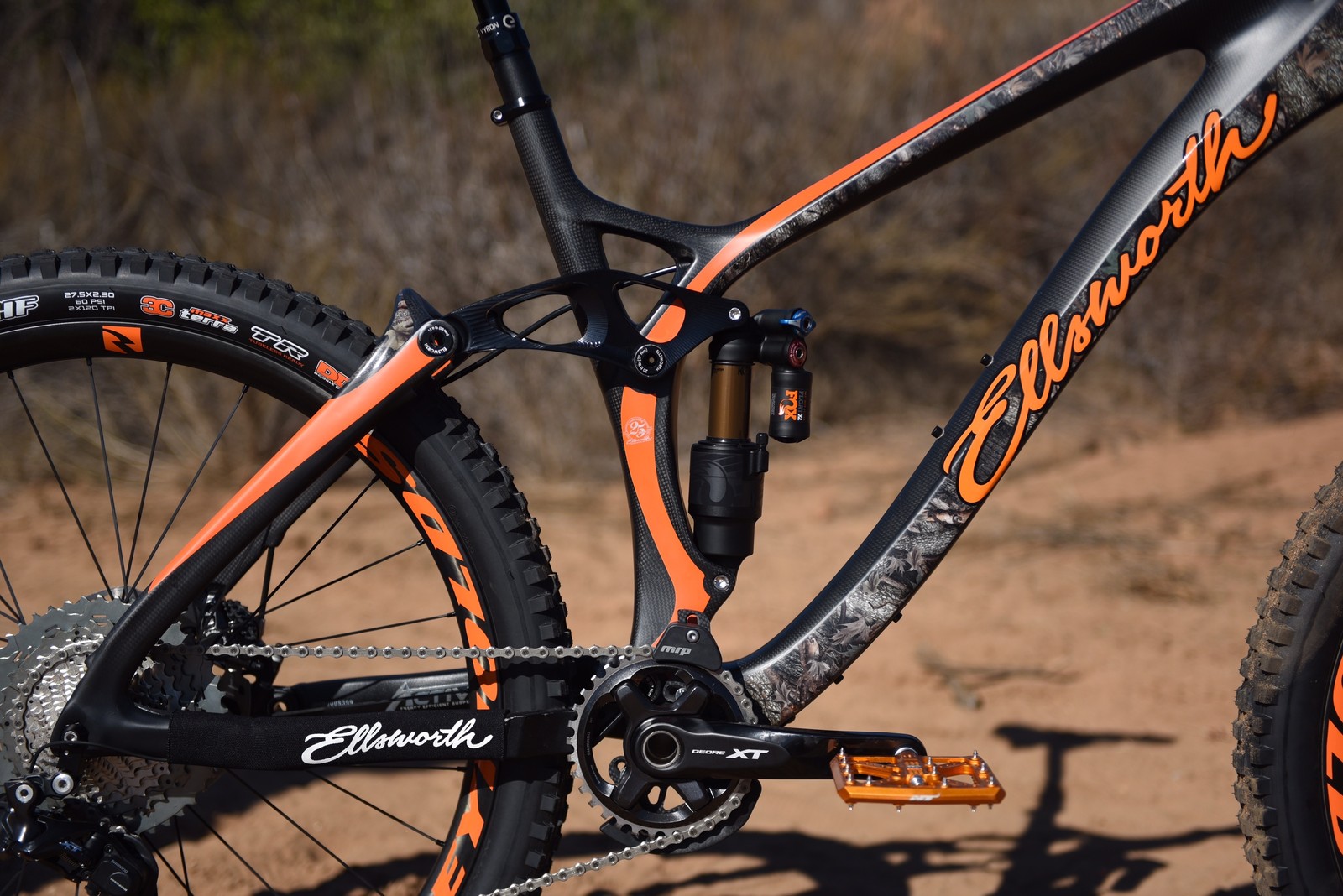 Pro Bike Check: Andre Pepin's Ellsworth Rogue 60 - Mountain Bike ...