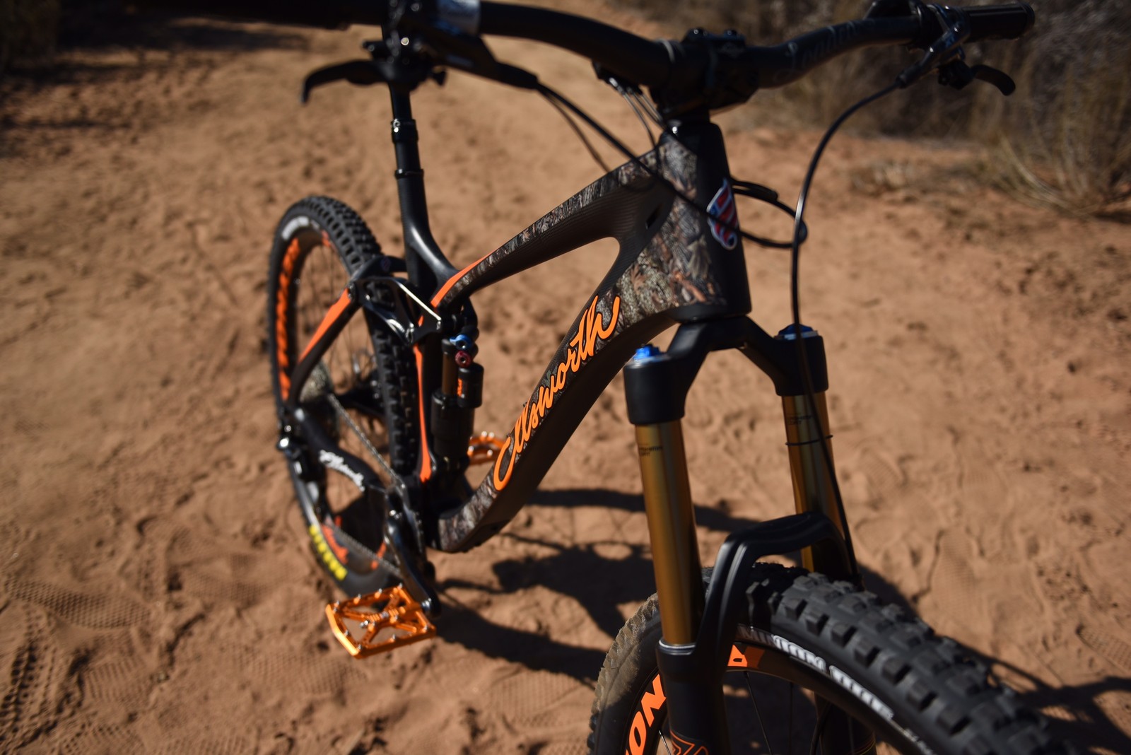 Pro Bike Check: Andre Pepin's Ellsworth Rogue 60 - Mountain Bike ...