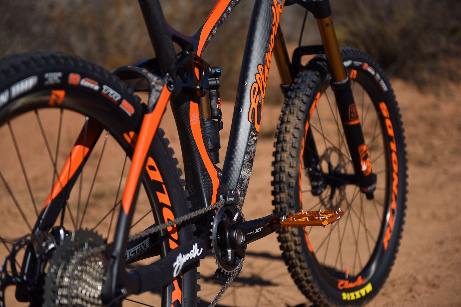 Pro Bike Check: Andre Pepin's Ellsworth Rogue 60 - Mountain Bike ...