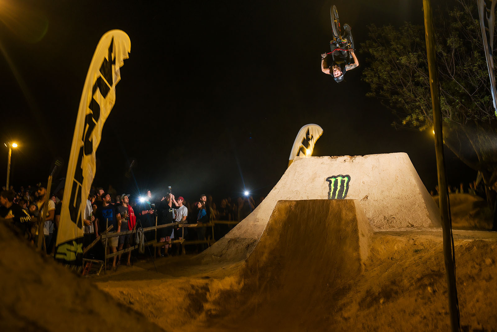 2017 Night Harvest - Mountain Bikes Feature Stories - Vital MTB