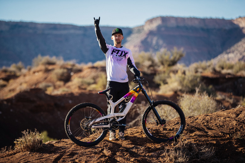 The Bikes of Battle - Red Bull Rampage Freeride Machines - Mountain ...