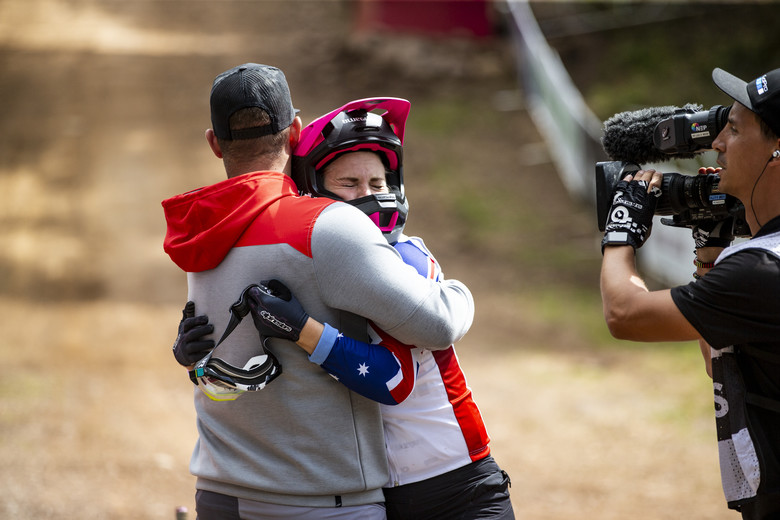 Tracey Hannah Wins the 2019 UCI Elite Women DH Overall - Mountain Bike ...
