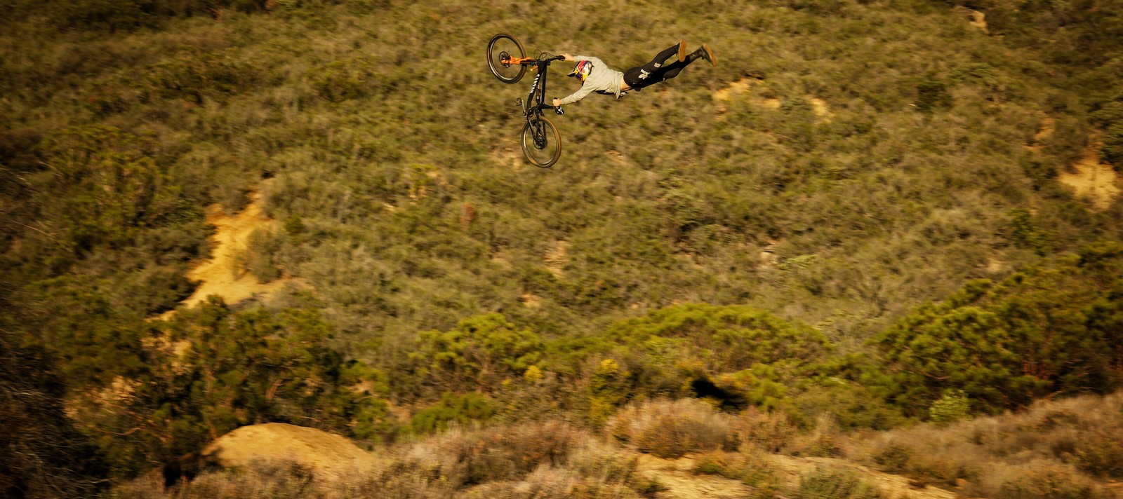 Thomas Genon is Incredible in ECLECTIC - Mountain Bike Press Release ...