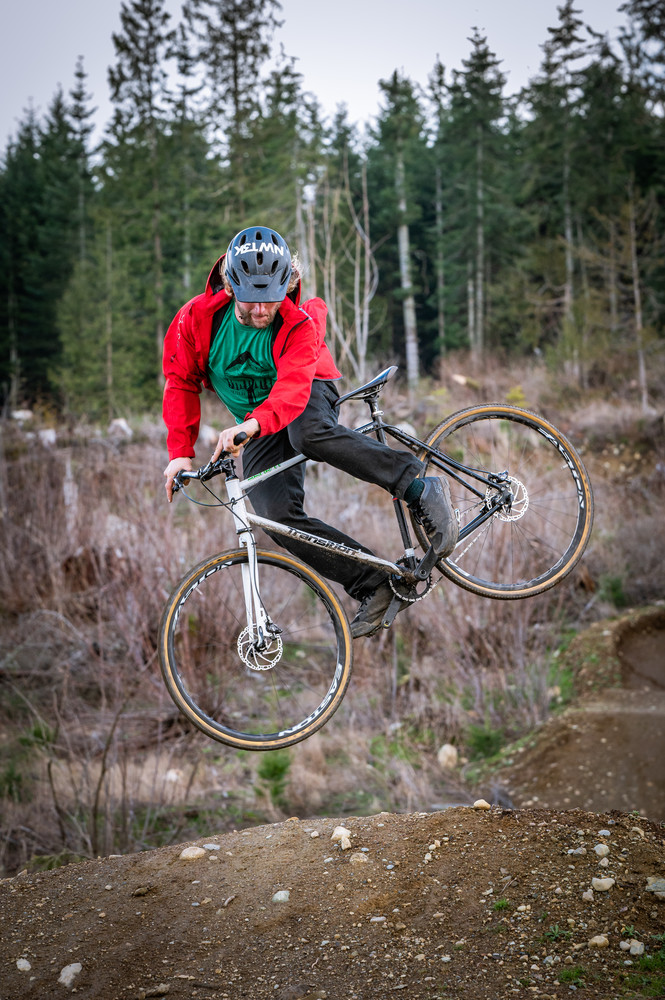 Commuter Bike Freeride with Tannus Rider Kelend Hawks - Mountain Bike ...
