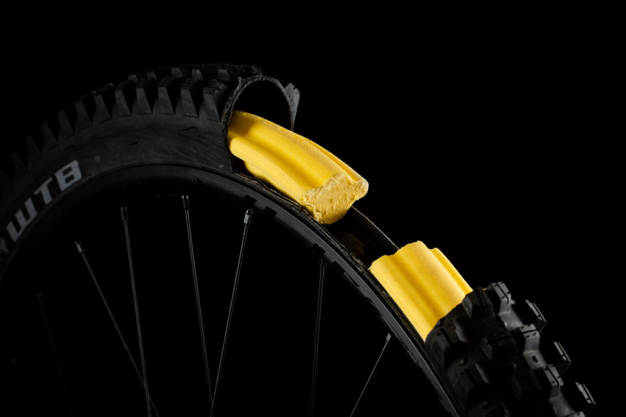 MTB Tire Insert Comparison Test CushCore Pro Vs Nukeproof ARD Vs MegaNorris Mountain Bikes 